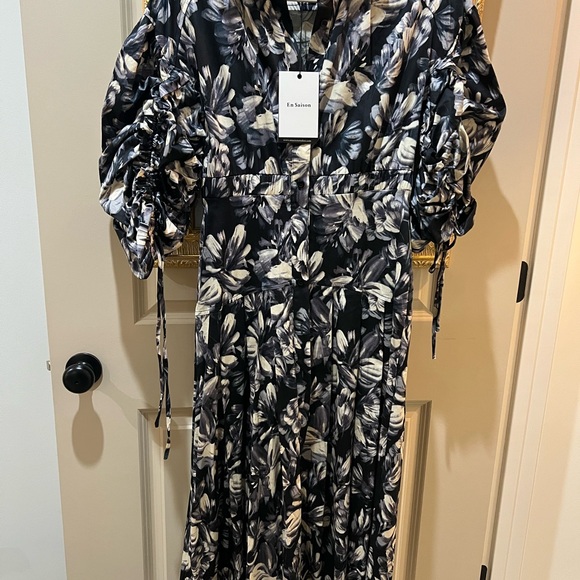 En Saison | Dresses | En Saison Navy And Cream Bonnie Dress | Poshmark